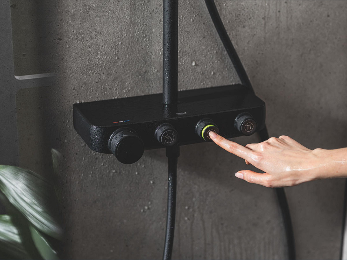 Bathroom designs can be individualized thanks to GROHE’s colour range ...