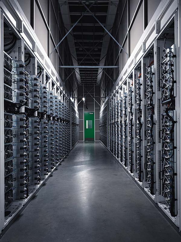 Microsoft shares strong progress on datacenter region in Saudi Arabia ...