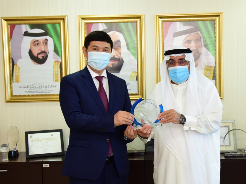 Emirates Post Group top officials meet the Ambassador of Kazakhstan ...
